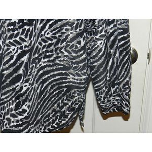 Donnkenny Woman | Tops | Buttoned Collared Artsy Long Sleeved Blouse 2x ...